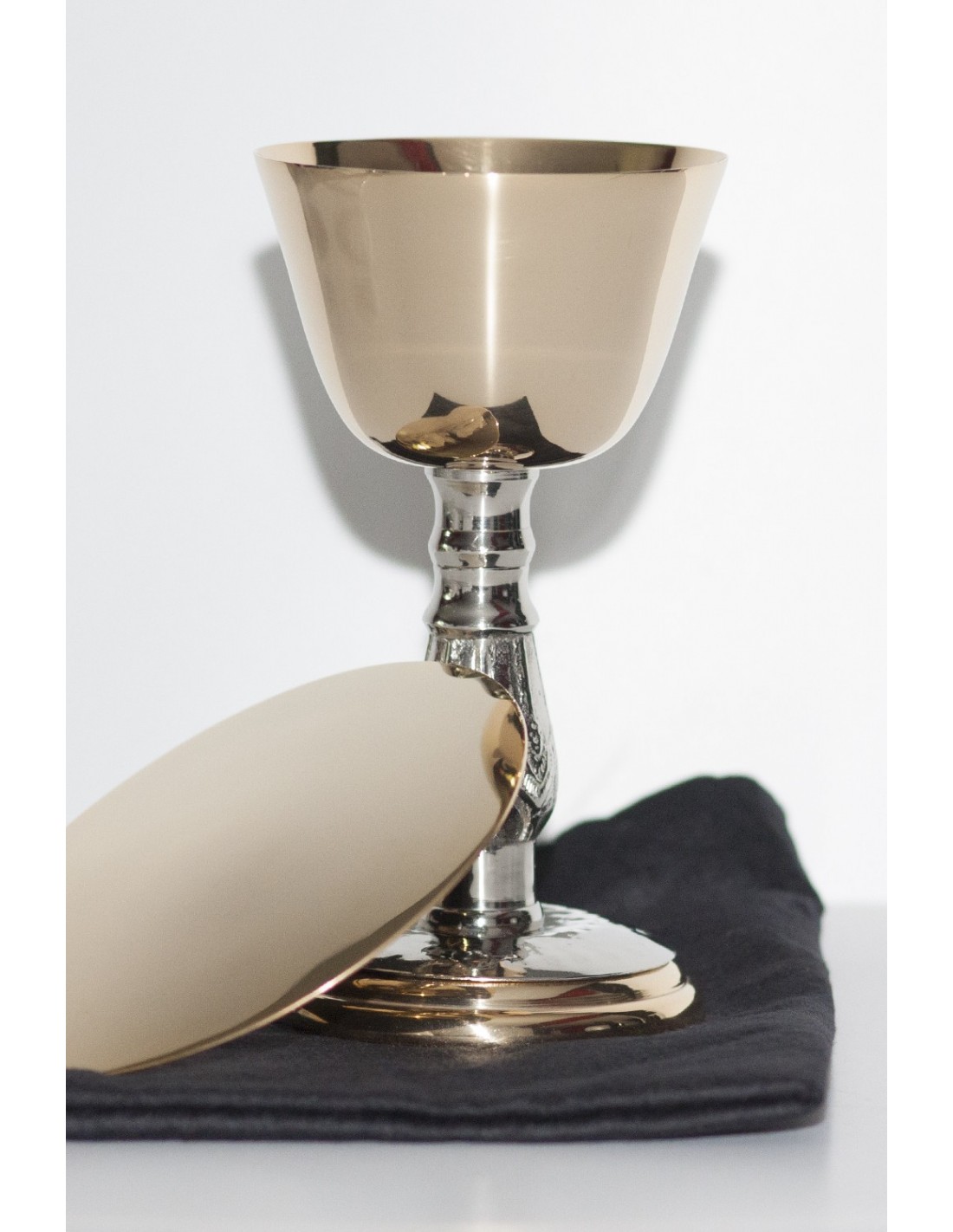 tweekleurige-kelk-en-pateen